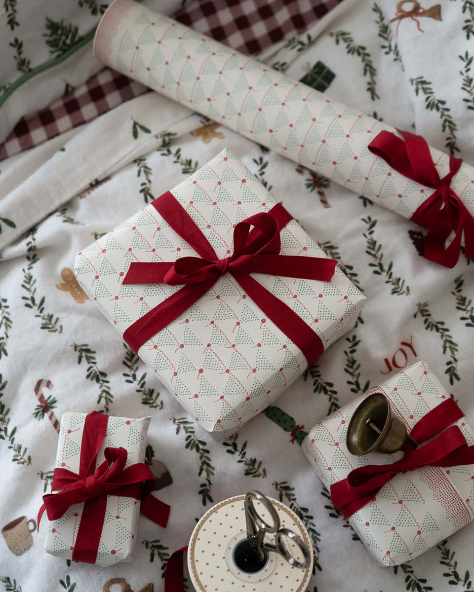 Maileg_Christmas_giftwrap.jpg?crop=center&height=1200&v=1770919638 ...